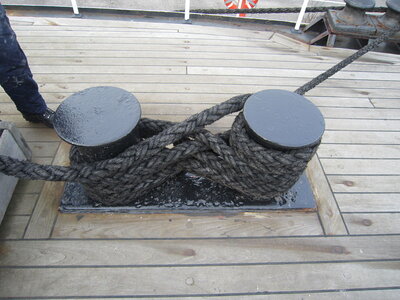 Riding bitts | Ships of Scale